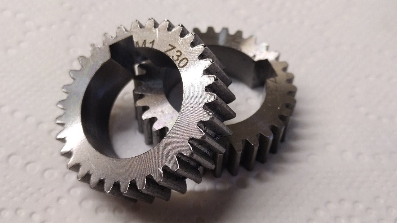 Wykonywanie rowka na wpust w zębatce za pomocą przepychacza - YouTube