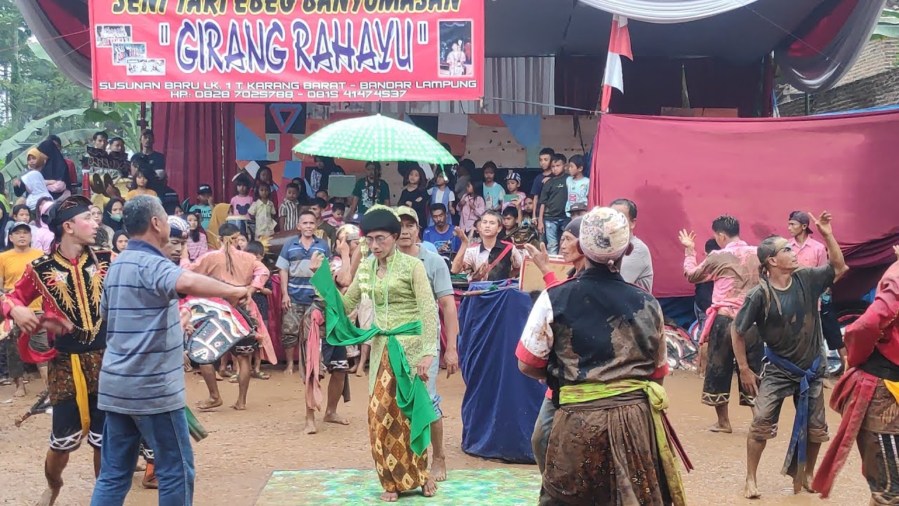 Seni Tari Ebeg Banyumasan Girang Rahayu. Bandan Sintreng - YouTube