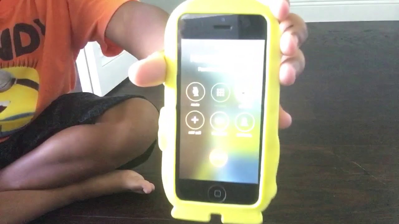 “Spinning the 3 fidget spinners”OH MY GOD,”My iPad called my phone ...