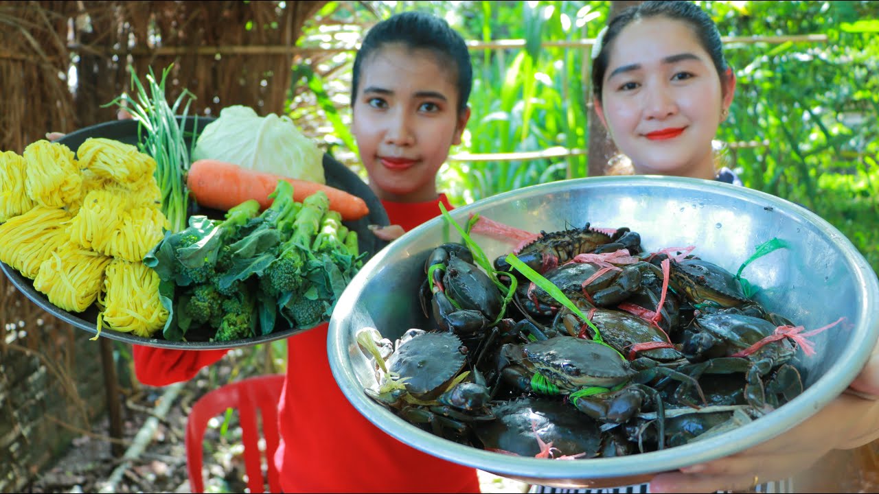 Yummy Mud Crab Cooking Yellow Noodle - Cooking With Sros - YouTube