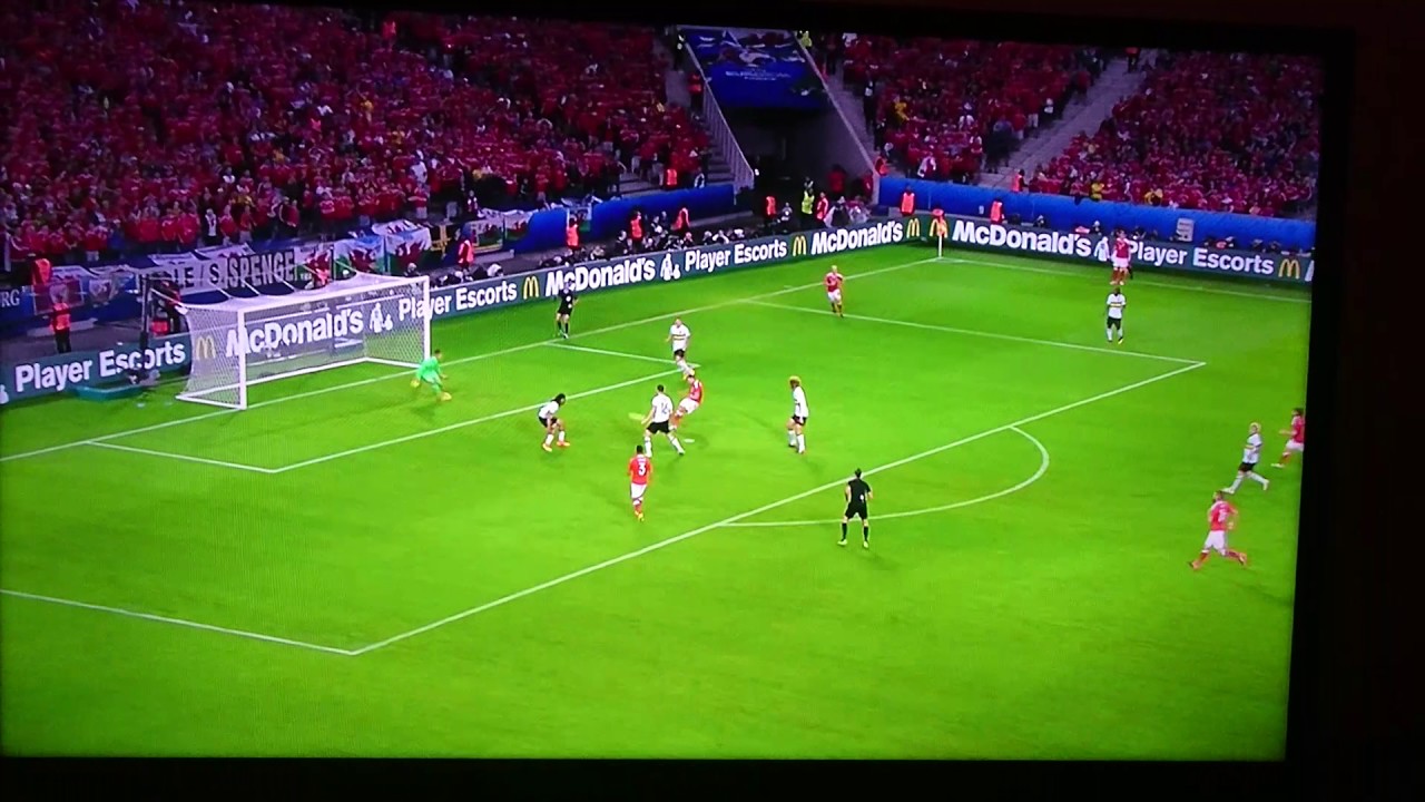 Robson Kanu, Cruyff turn vs Belgium - YouTube