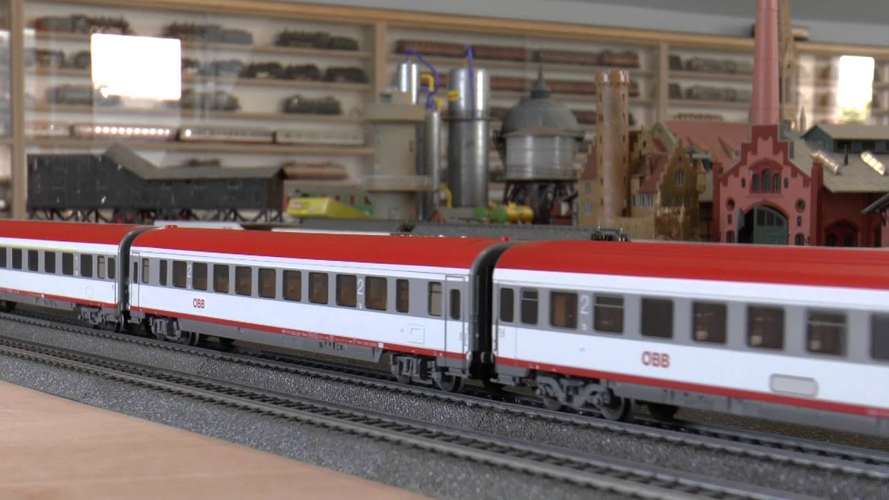 Märklin OBB BR1020 pulling OBB coach consist [ Märklin items 37226 ...