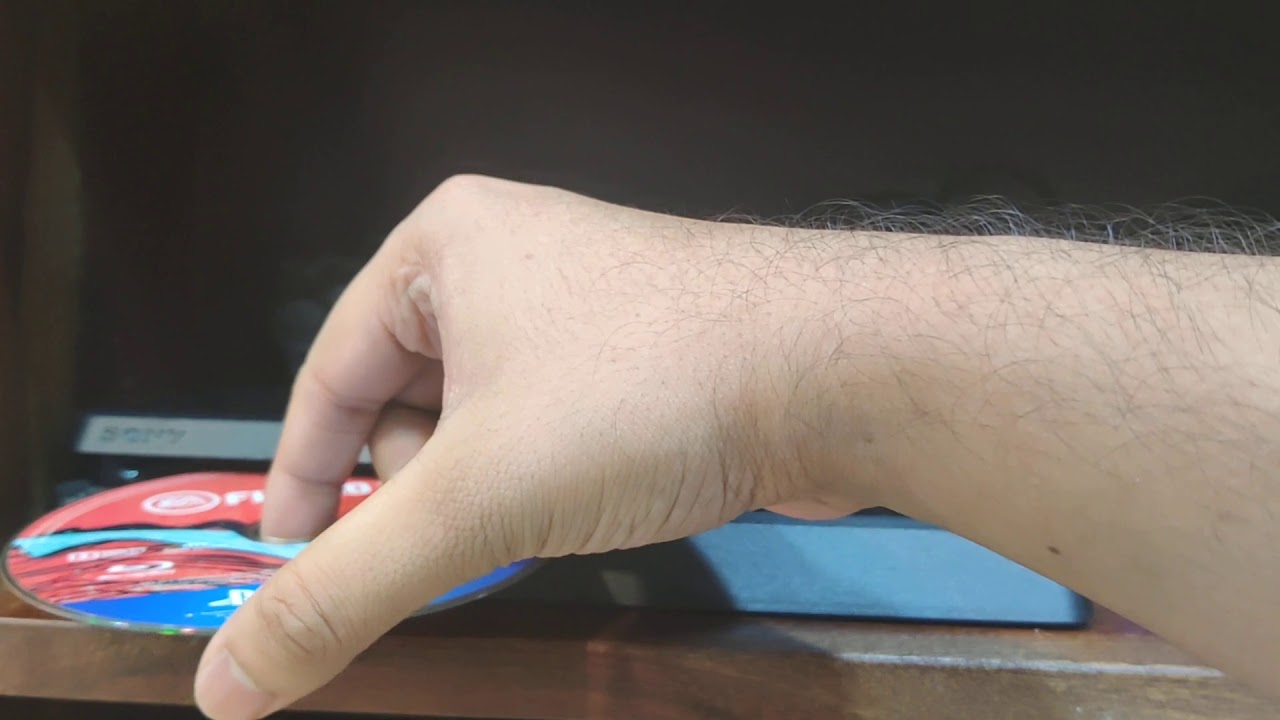 How to insert your game disk in ps4 - YouTube