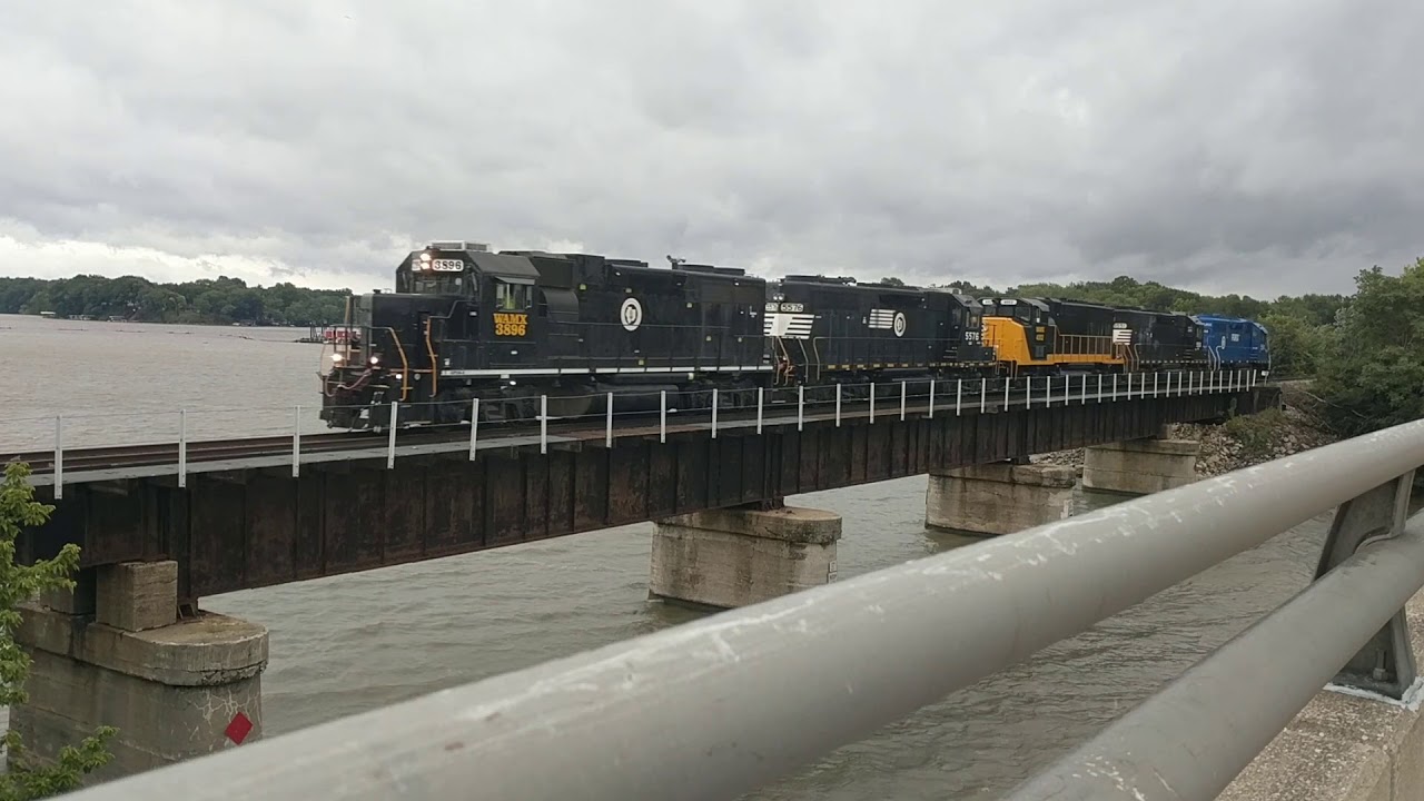 First Decatur & Eastern Illinois Railroad (WATCO) Train on the ex-CSX ...