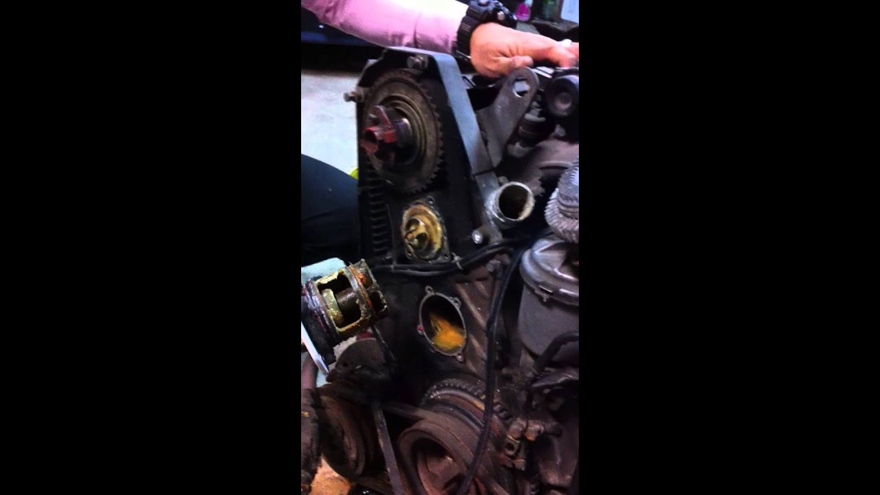 ถอดปั้มน้ำBmw e30 m40 engine - YouTube
