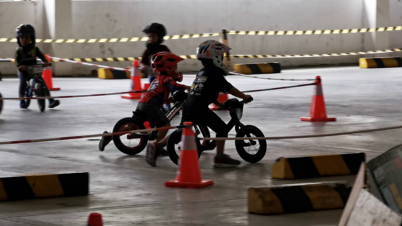 Push bike strider, Balapan sepeda anak usia 3 tahun - YouTube