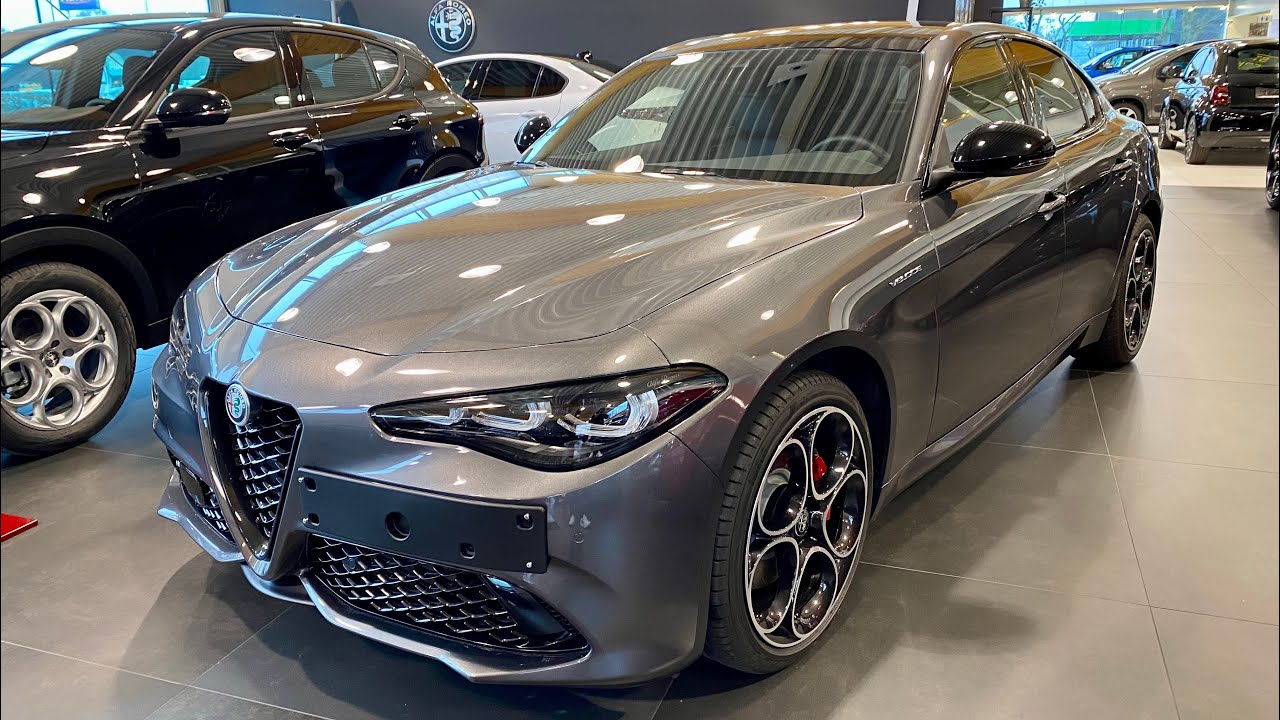 2024 Alfa Romeo Giulia Walkaround 4K - YouTube