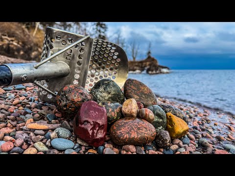 Found Perfect Agate while Wading in Lake Superior [Cutting finds on lapidary saw]