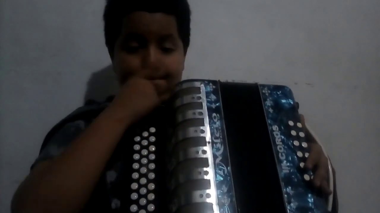 Tres ejercicios para solo participiantes del paseo bajos y botones y ...