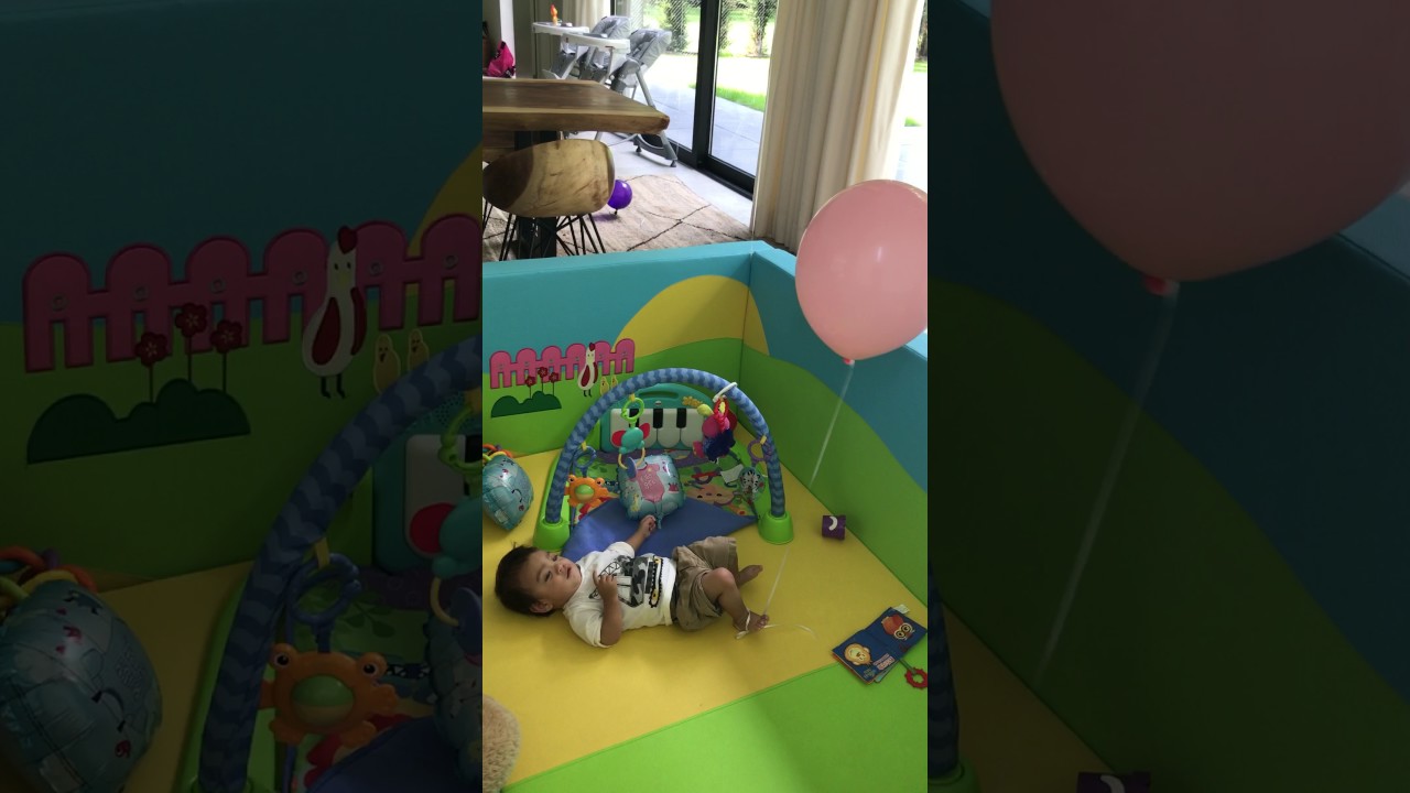 Alan play with the balloon 🎈 - YouTube