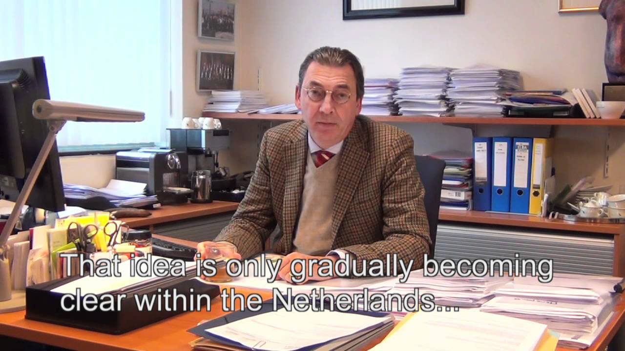 Prof.dr. Bart Fauser, hoogleraar Voortplantingsgeneeskunde - YouTube