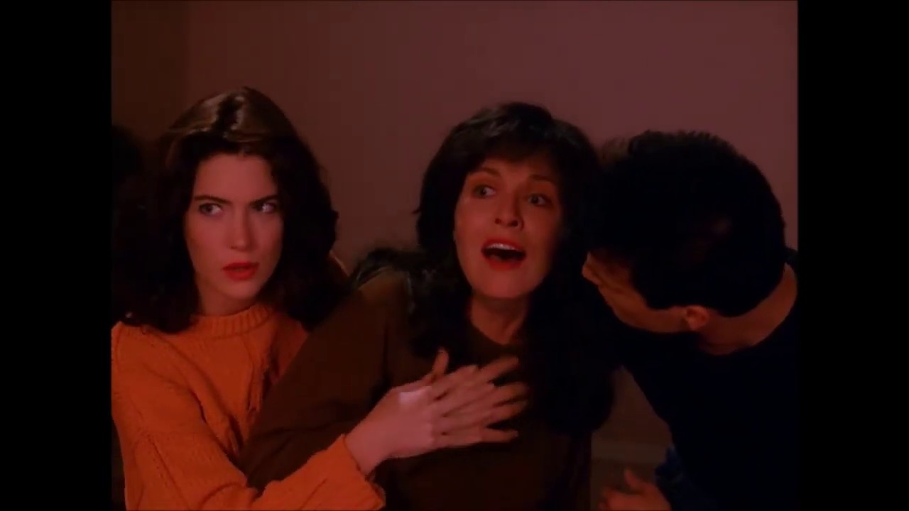 Twin Peaks - BOB scares Laura's cousin Maddy Ferguson - YouTube
