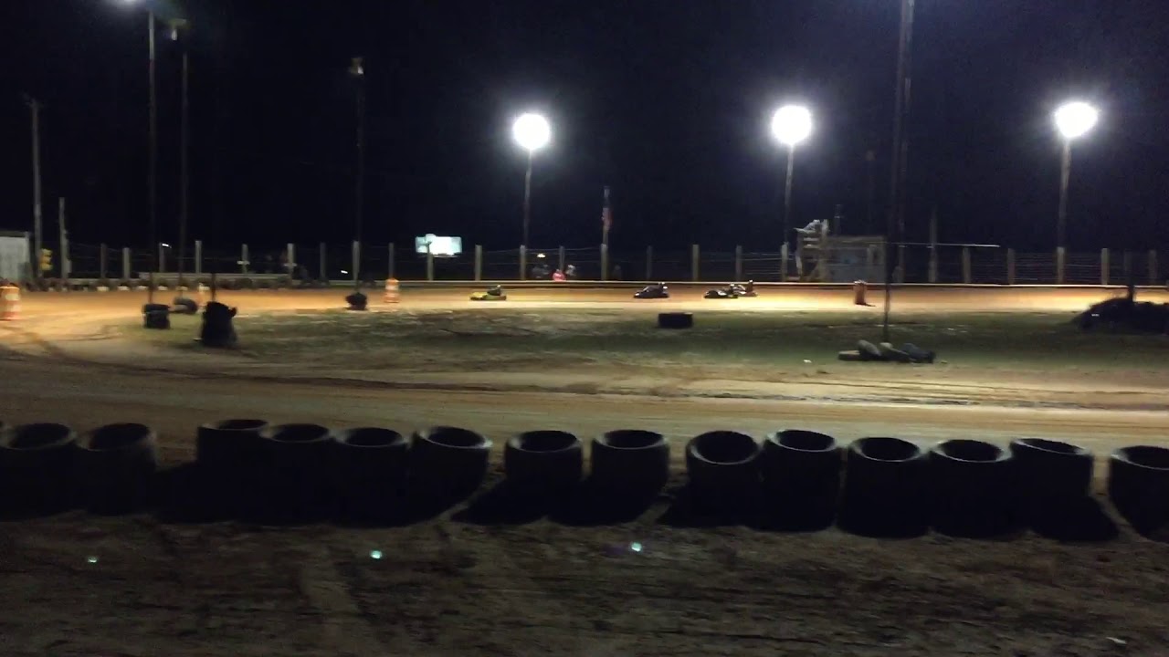 Three Wide on small oval track - YouTube