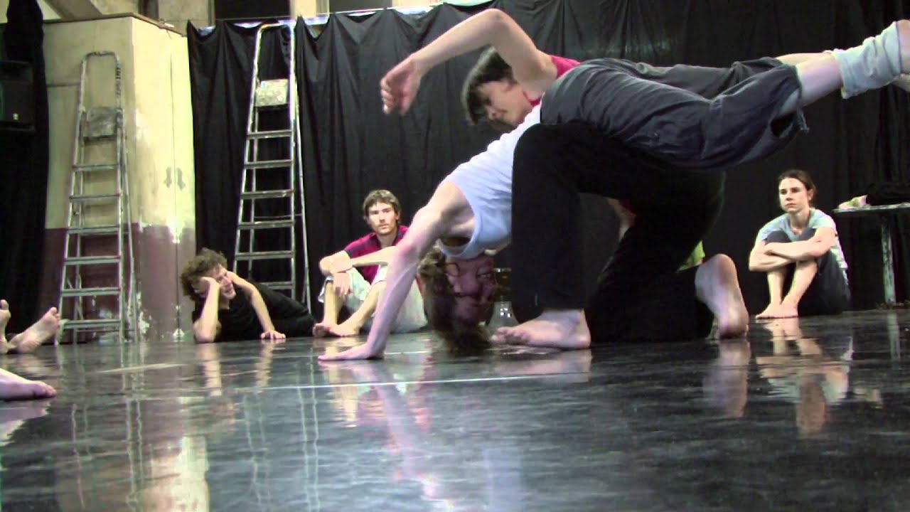 La danse-contact c'est quoi ? - YouTube