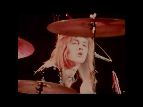 Queen - Live at the Rainbow Theatre (March 31, 1974) (Colour Tweak, 4K ...