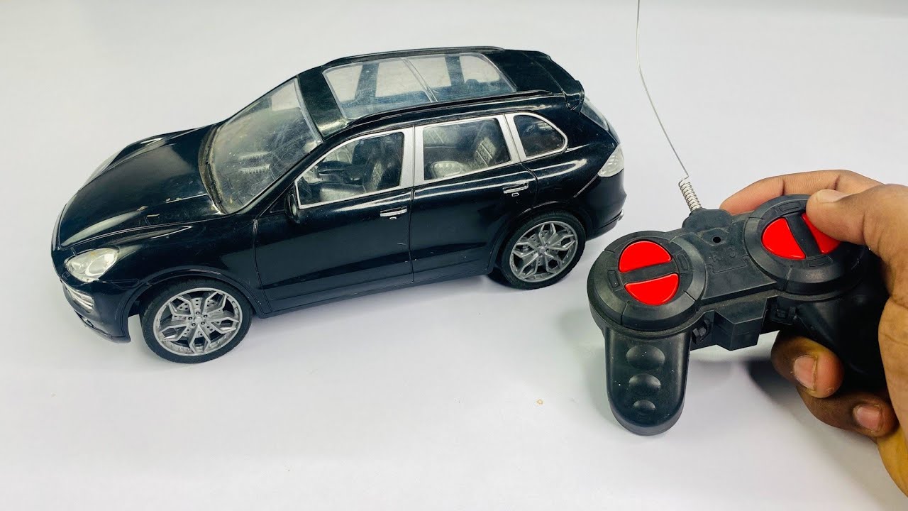 Miniature Model of Toyota Fortuner V8 200 LC200 SUV 1:18 Scale Diecast ...