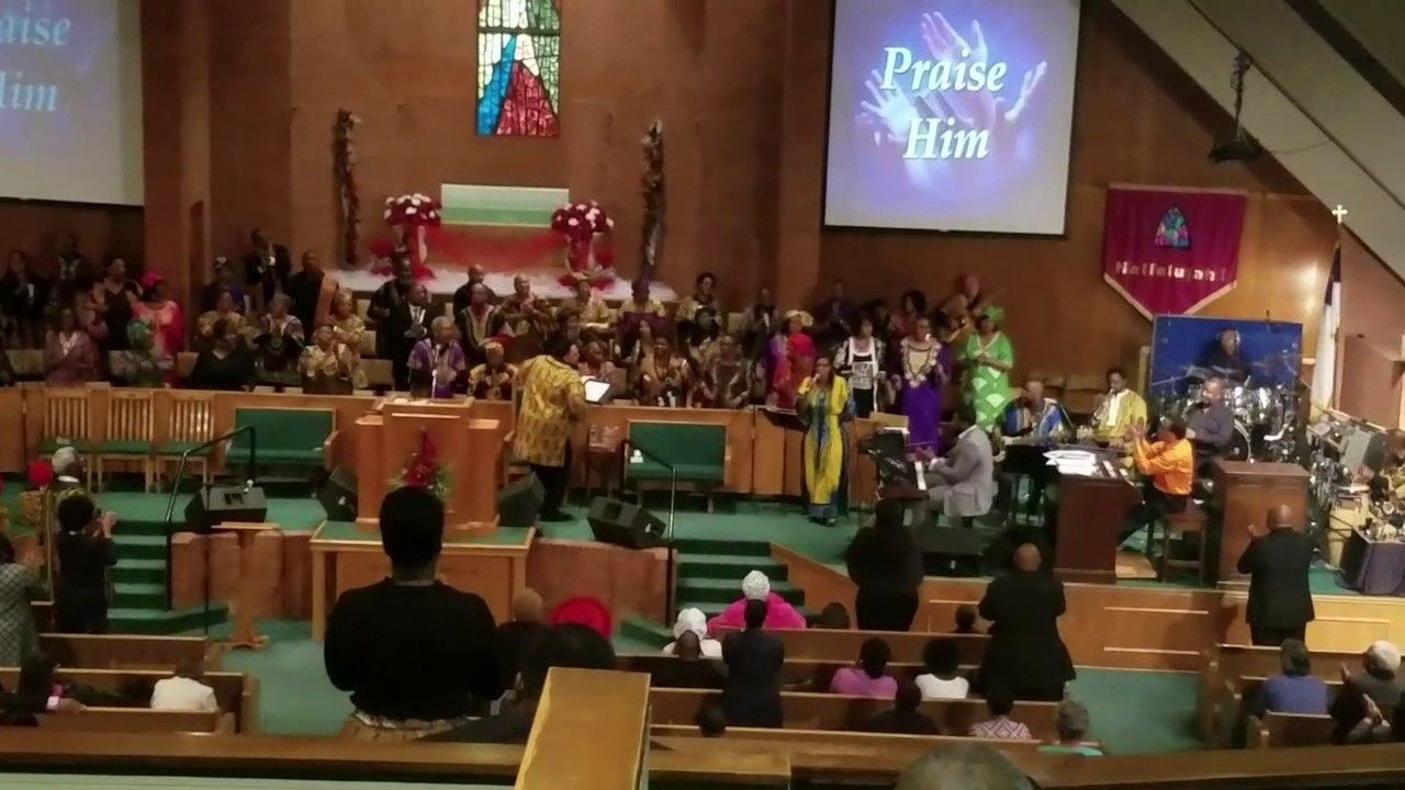 Deric Lewis & The Church Choir sings "Jesus Can Work It Out" - YouTube