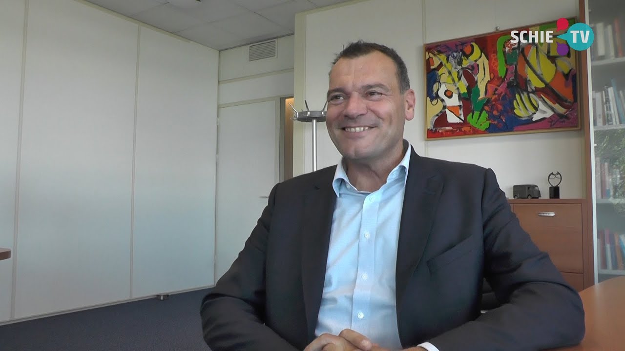 SCHIE TV: Aad de Groot: 'Mensen wensten me sterkte toen ik Chris Oomen ...