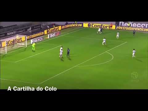 Marega vítima de racismo, adeptos imitam macacos