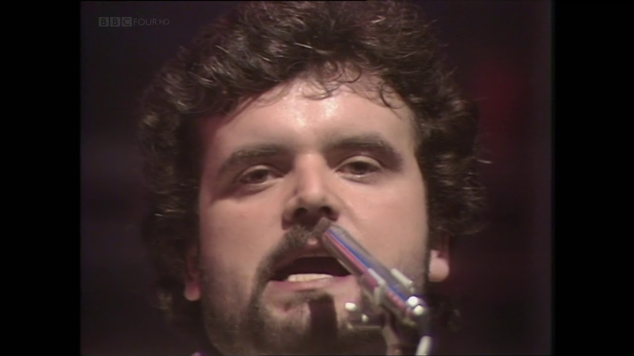 The Maisonettes – Heartache Avenue - YouTube