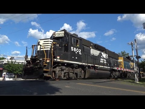 NS 5802/CSX 4403 Lead CSAO WPMI-61 Northbound on 5/30/24 - YouTube