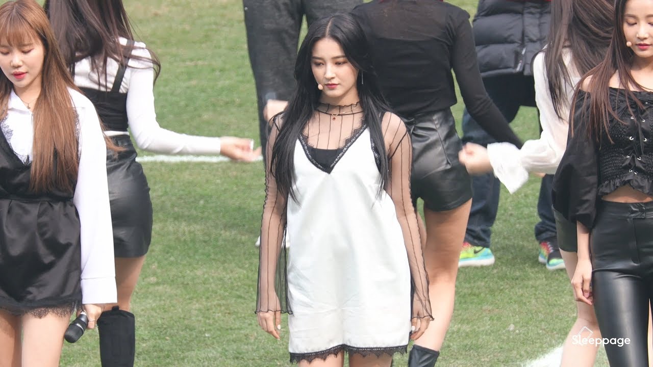 [4K] 190302 모모랜드 MOMOLAND 배엠 BAAM 낸시 NANCY BACK SIDE @ 인천유나이티드 By ...