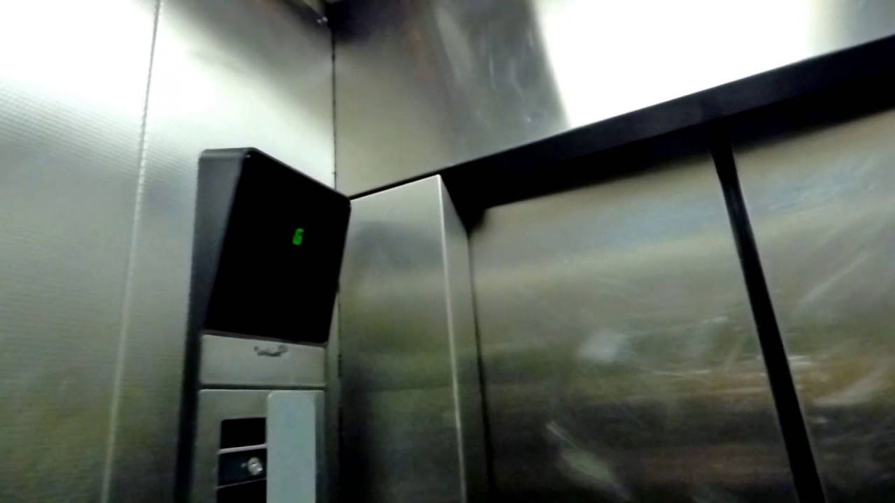 Gatwick Airport | EPIC LIFT TOUR TIME! - YouTube