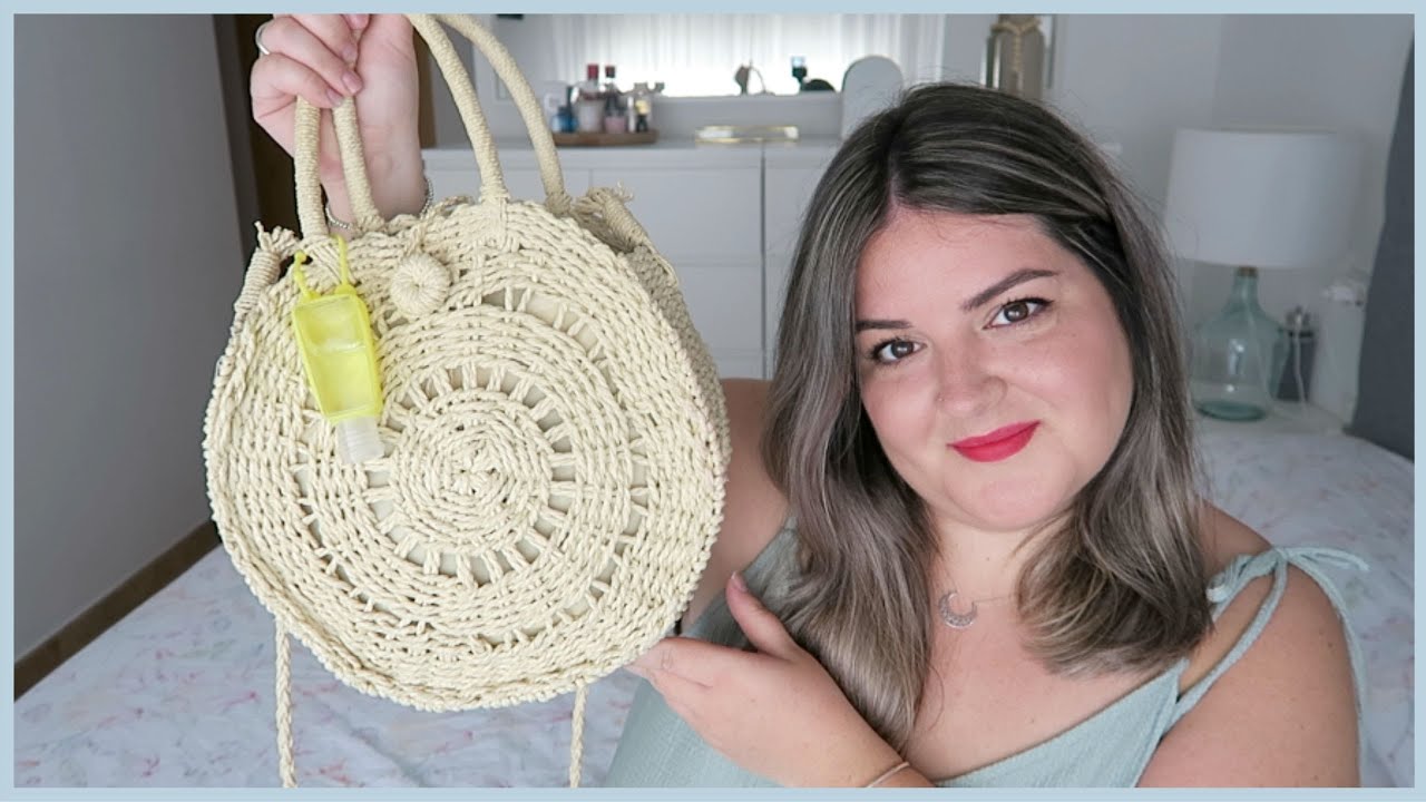 👜 ¿QUÉ LLEVO EN EL BOLSO? 👜 | LAURA MAGDALENO VLOGS - YouTube