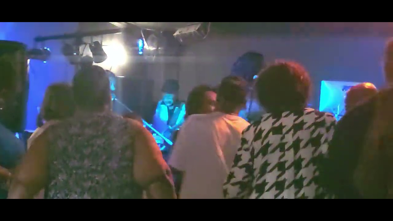The Spotlight Band ftg Jarra Childs sings "Keep On Rollin" at Lamont's ...