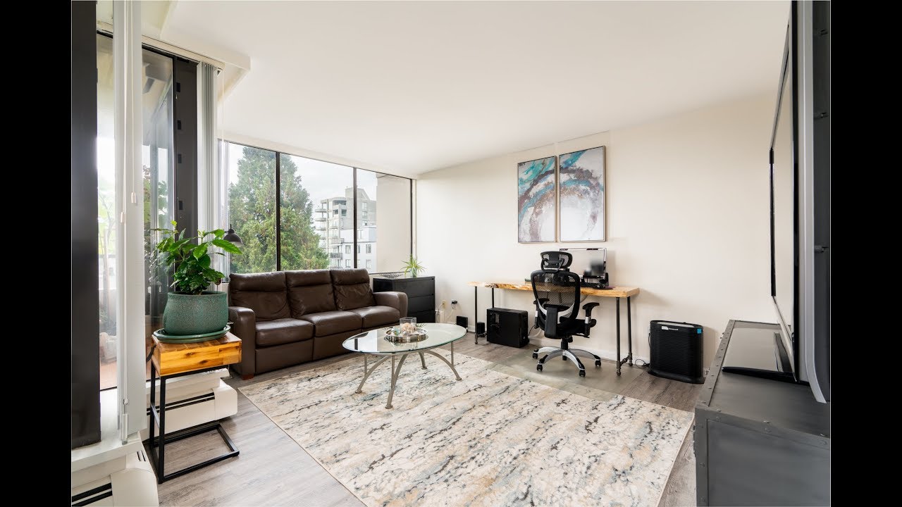 Ambleside Avenue at Mary Eklund blog