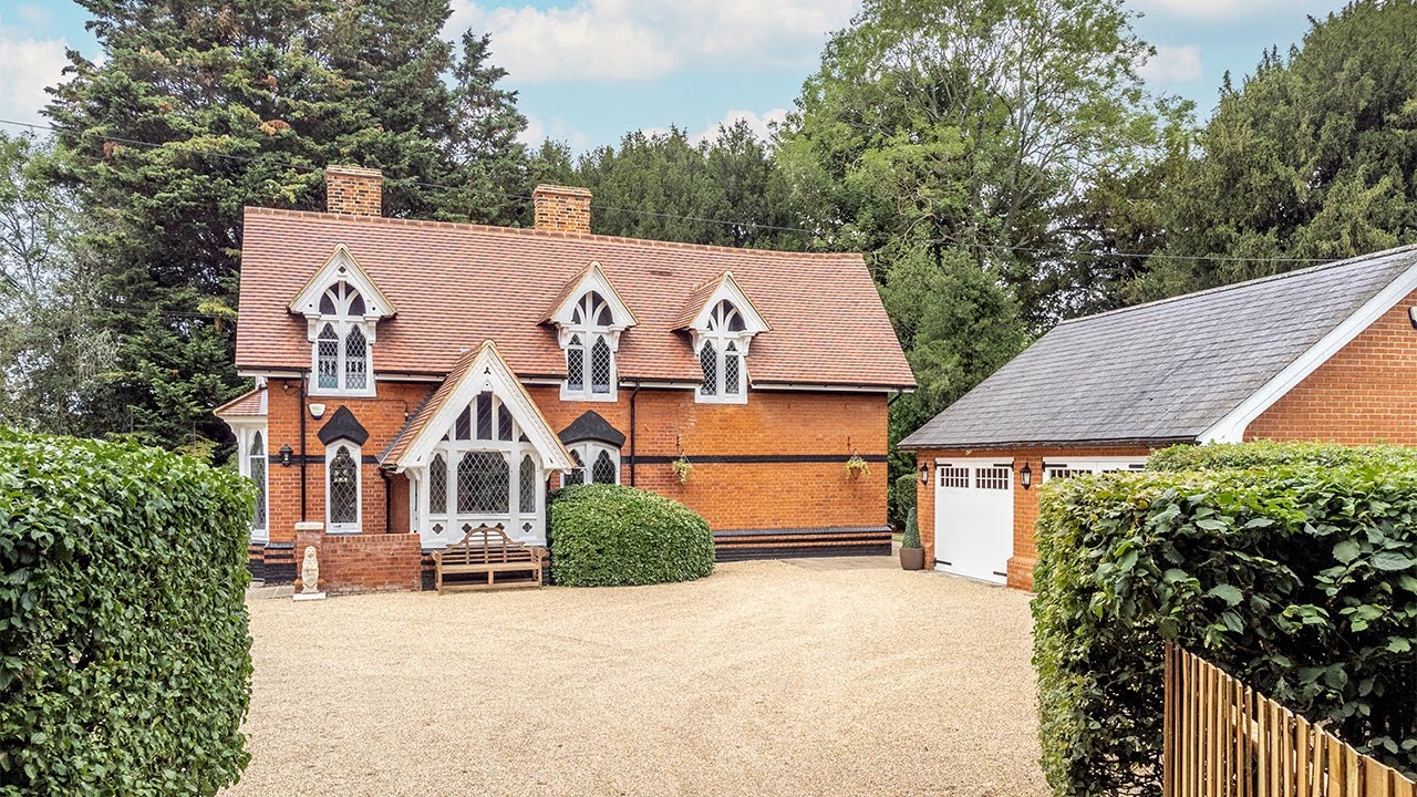 Hunsdon Lodge, Hunsdon - Video Walkthrough - YouTube
