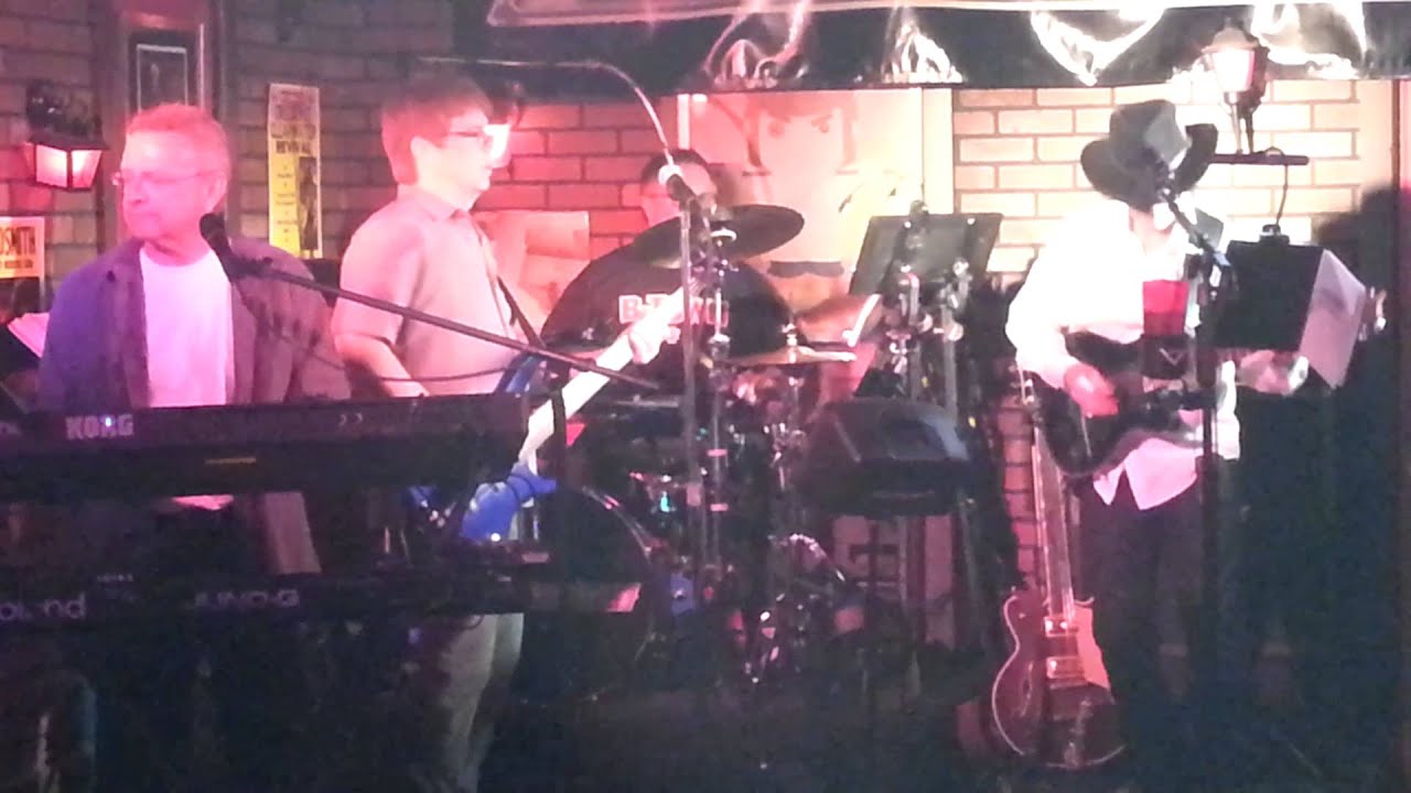 Boomers classic rock bar & grill - YouTube