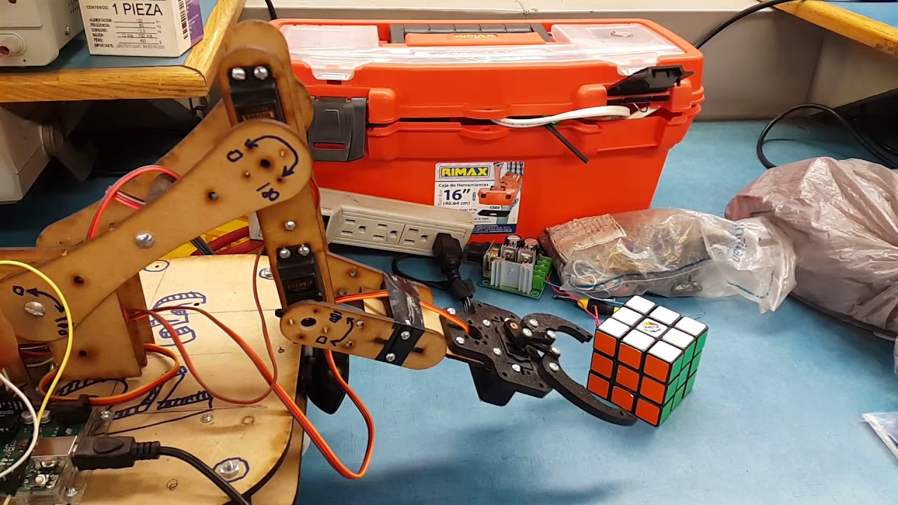 Robot híbrido - YouTube