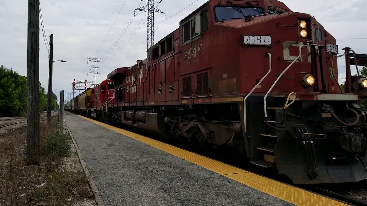 CP 8546 leads CP 281 past Morton Grove - YouTube