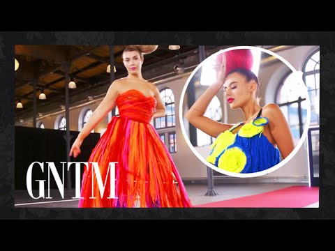 Modern Art: Die Models laufen als Kunstwerke über den Catwalk | GNTM 2021 ProSieben