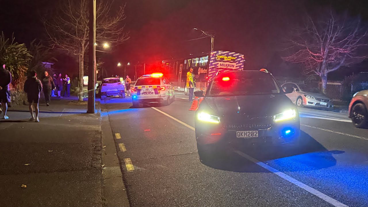Intense Police Fire & Ambulance Responding | Auckland New Zealand - YouTube