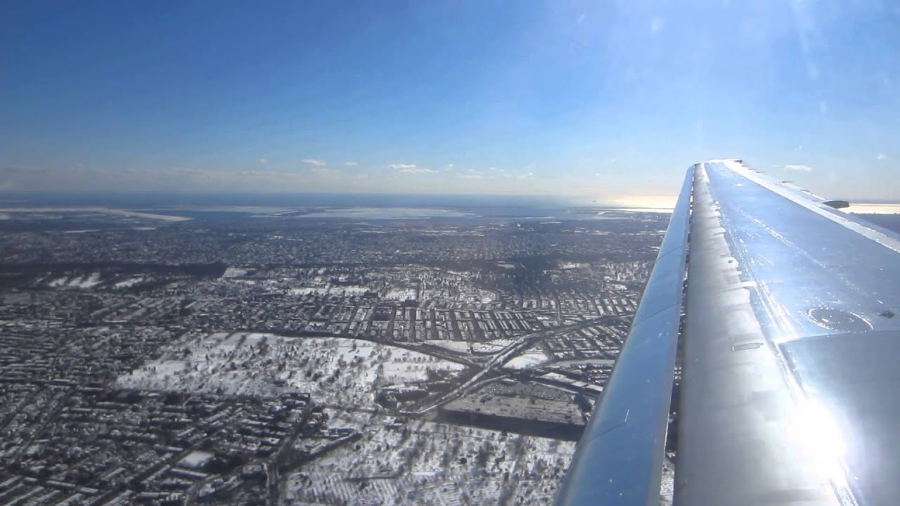 Approach and Landing at La Guardia in NYC - YouTube