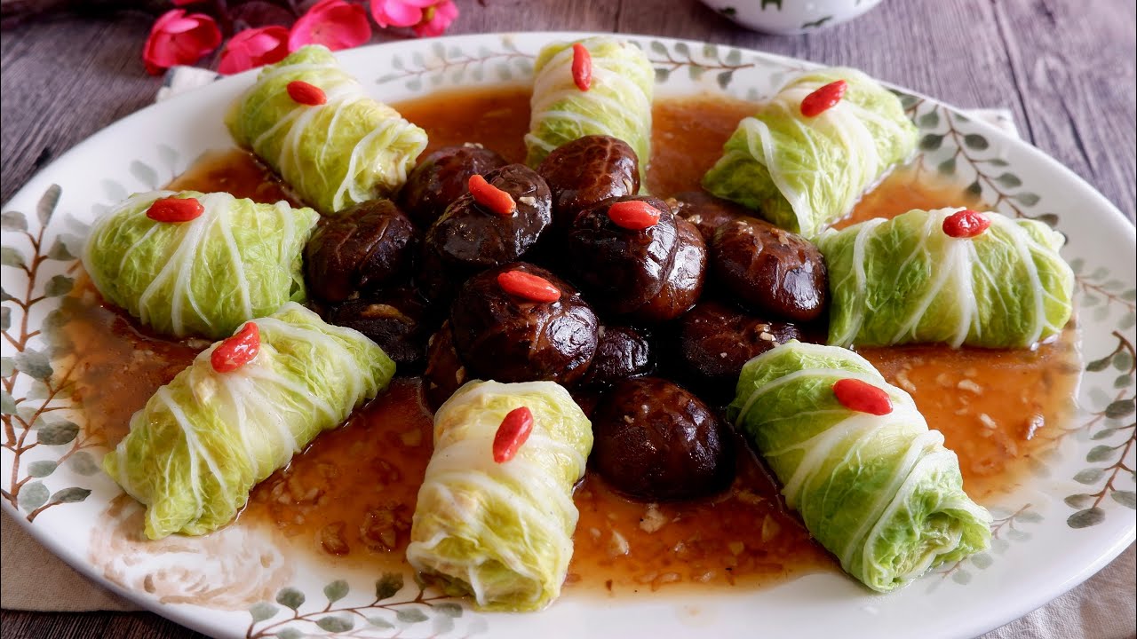 Perfect for Chinese New Year! Cabbage Rolls w/ Braised Mushrooms 焖菇白菜卷 ...