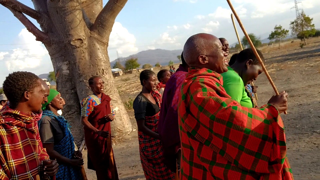 Duma Tribe Visits Mbugwe Village - YouTube