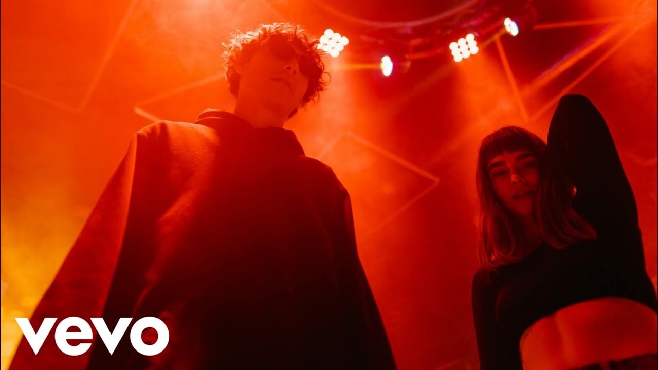 María Sebéstían - Dancing in the moonlight Album - Eclipse (ft. DJ López) (official music video ...