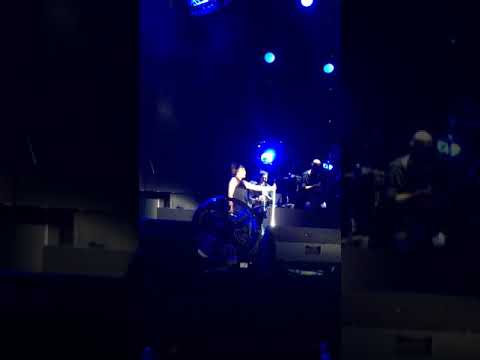 EBRU GUNDES (CANLI) - Bir Gün Aşklar Biter (METROMALL 07.10.2017)