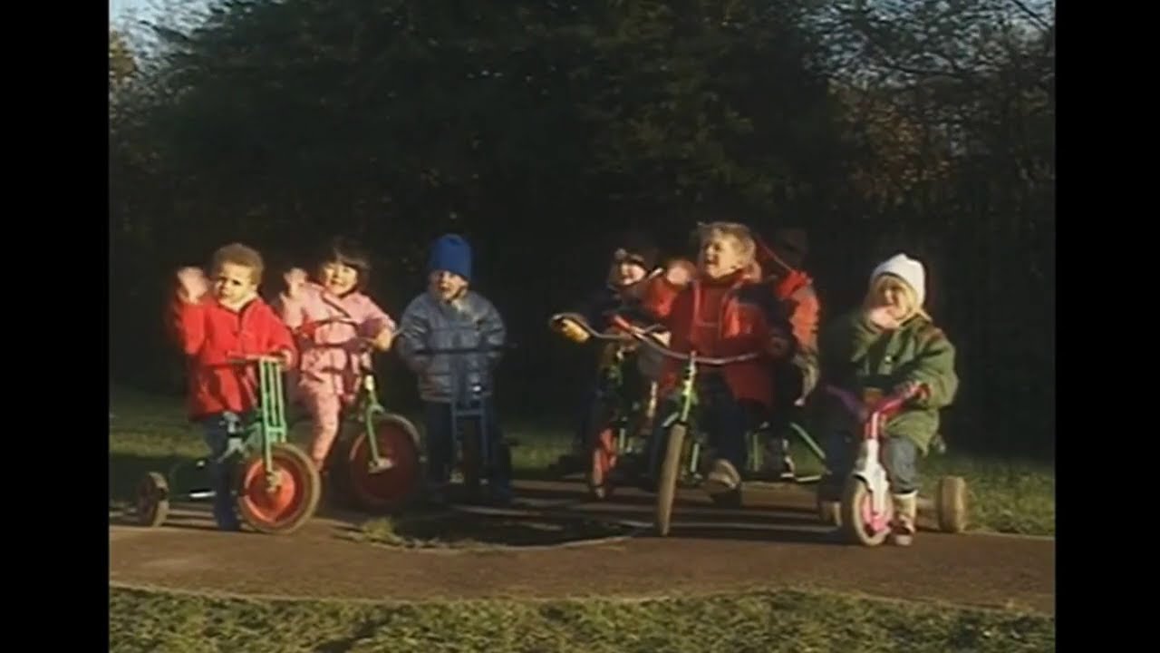 Teletubbies: Trikes 30 March 2008 7:00am - YouTube
