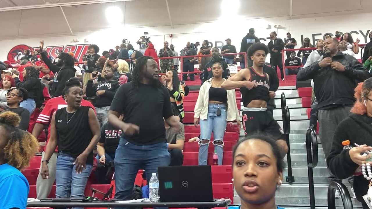 Watch Isaac Parson's game winning shot for WSSU - YouTube