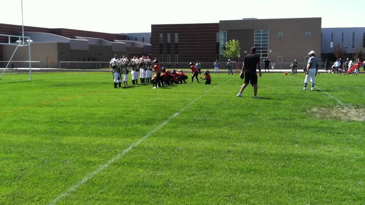 9 year old Pop Warner Field Goal - YouTube