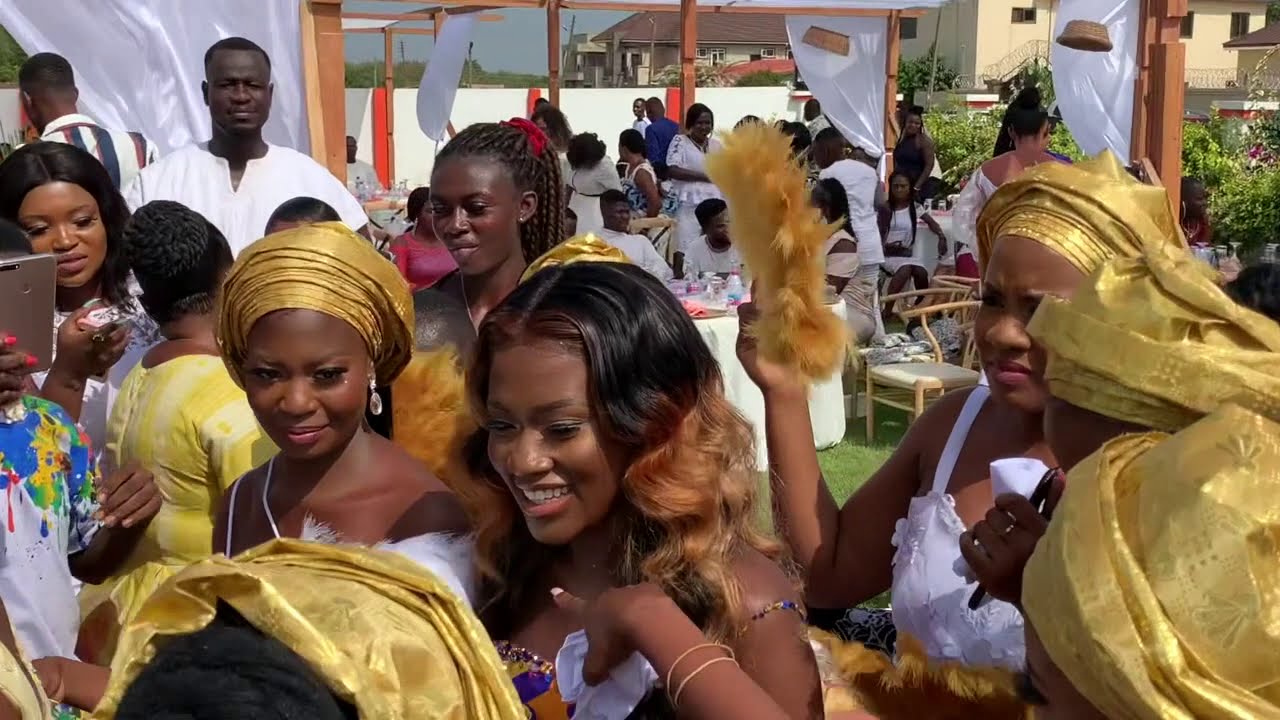 how fella fainted at her wedding MediFella2020 - YouTube