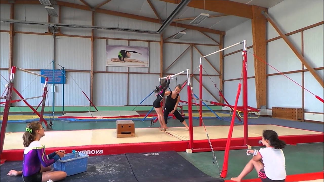 Chloé (2006) - Saisons 2013 à 2015 - YouTube