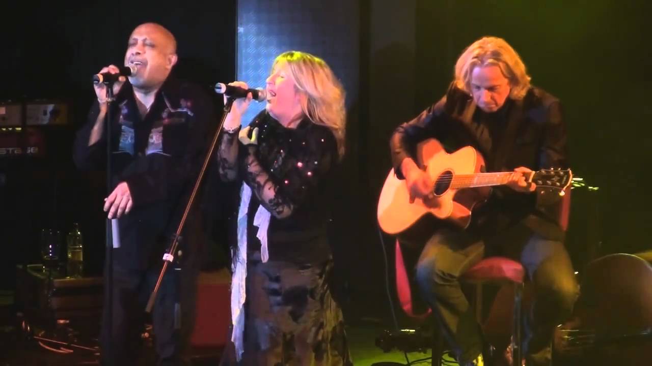 Deborah Bonham@Great British Folk Festival Butlins 2010 - YouTube