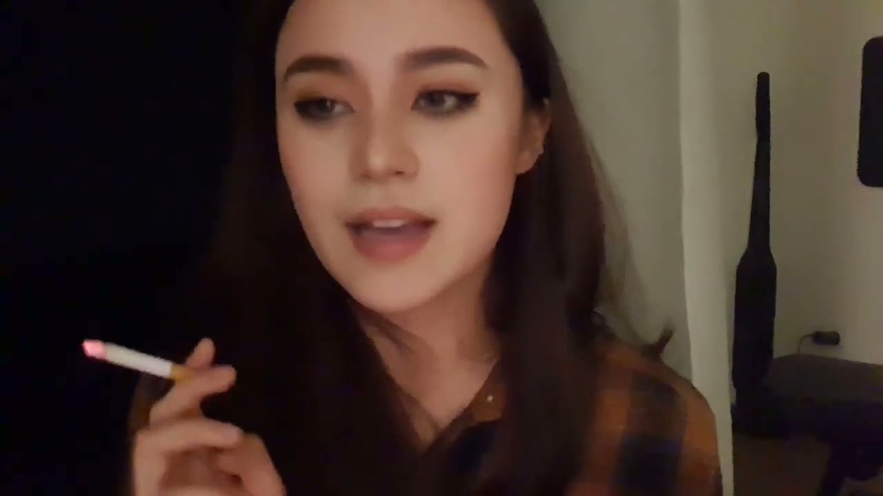 Beautiful JadeyAnh Smoking 1 - YouTube