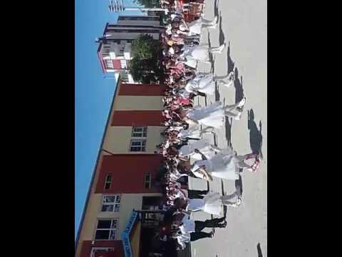 Küçük çocukların erik dalı gevrektir oyunu süper