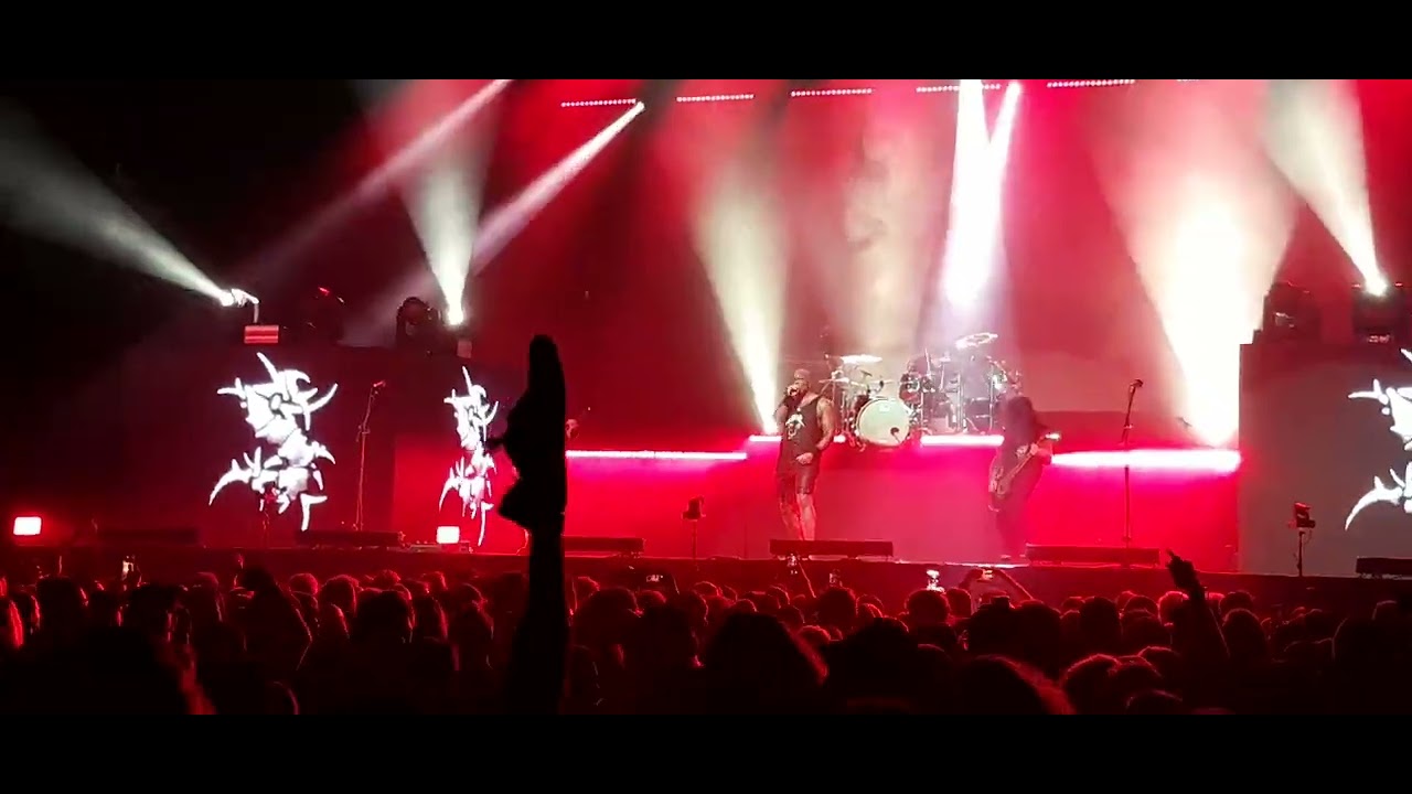 Sepultura - Biotech Is Godzilla live in Belo Horizonte. Mosh Pit, 01/03 ...